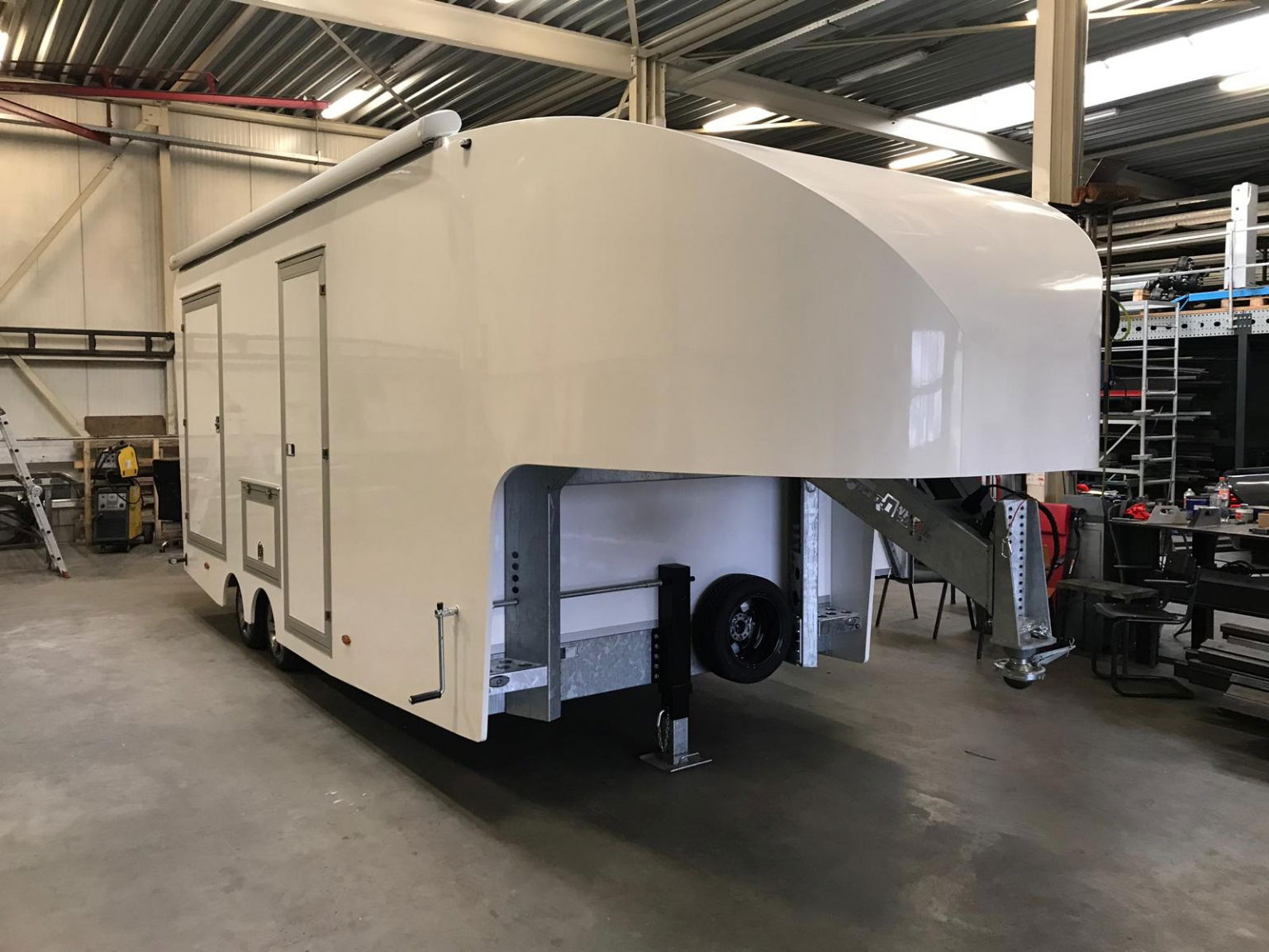 Camper/Caravan - Fifth Wheel - EN