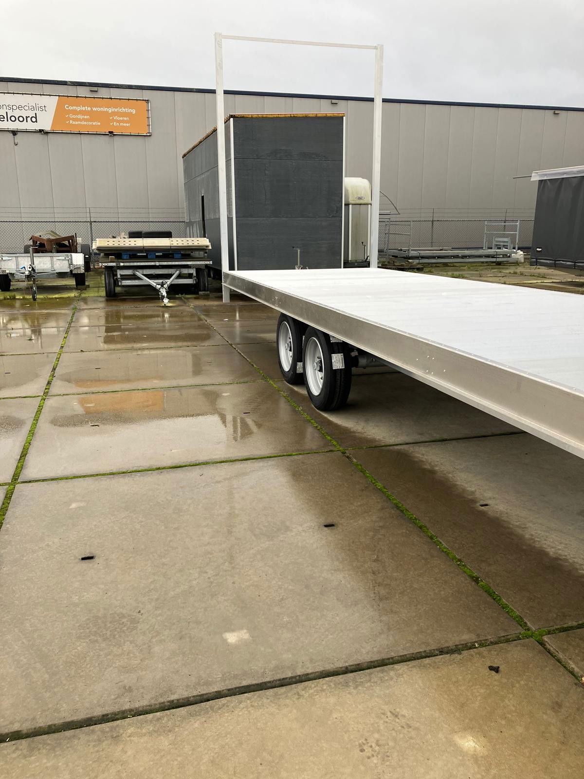 Custom-made lightweight aluminum chassis - Fifth Wheel - EN